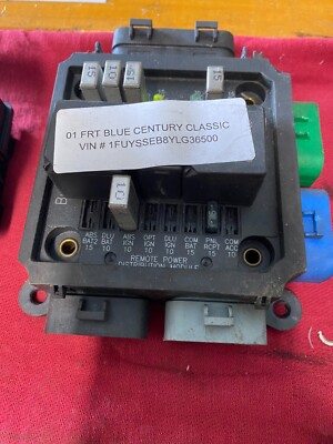 FREIGHTLINER FUSE BOX BUSSMANN 31002-7 REMOTE POWER DIST MODULE, 01 FRT ...