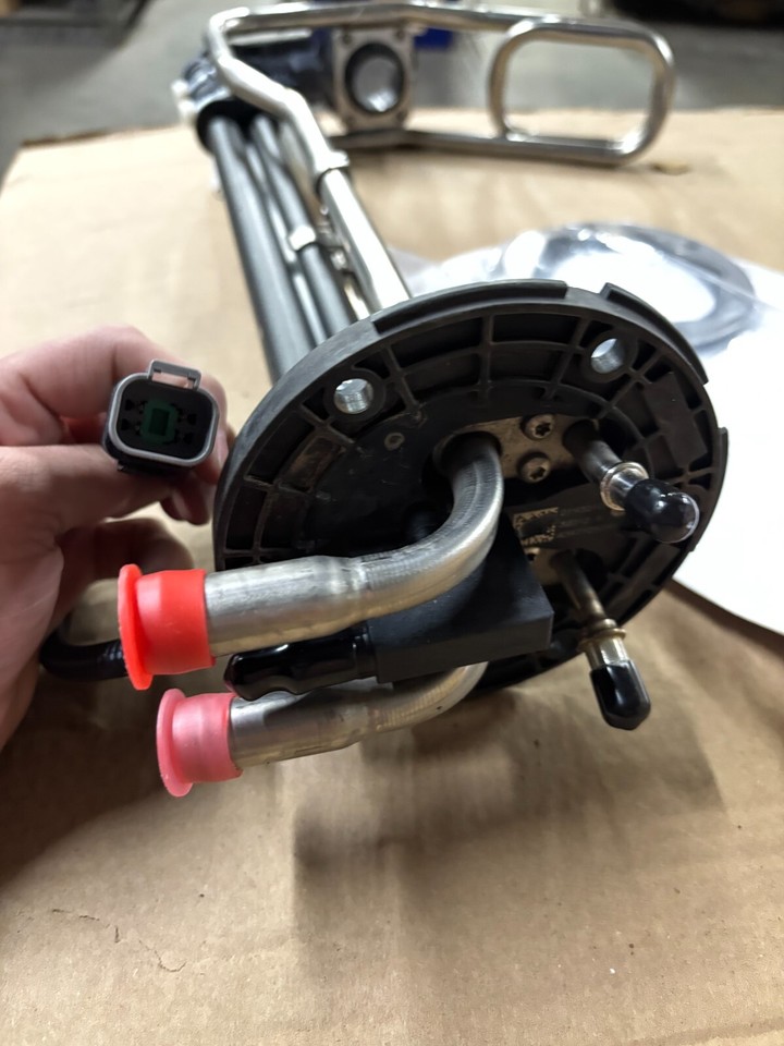 5012177R91/4163694c91 INTERNATIONAL DEF TANK 15 GAL QLS SENSOR GENUINE INTL | eBay