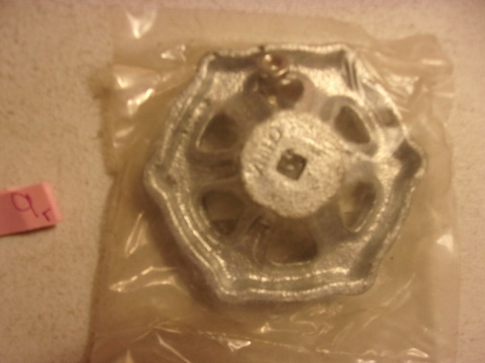 NEW IN PKG VALVE KNOB 4" 206688 (137-1) | eBay