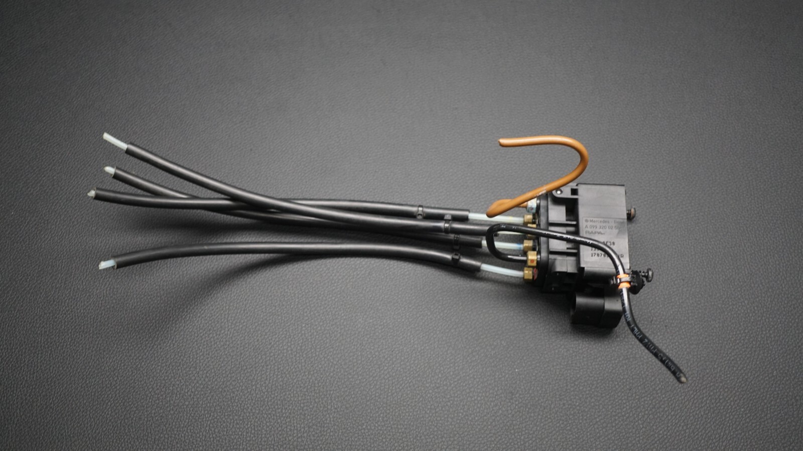 OEM MERCEDES BENZ W213 W238 C238 AIRMATIC AIR CONTROL VALVE BLOCK ...