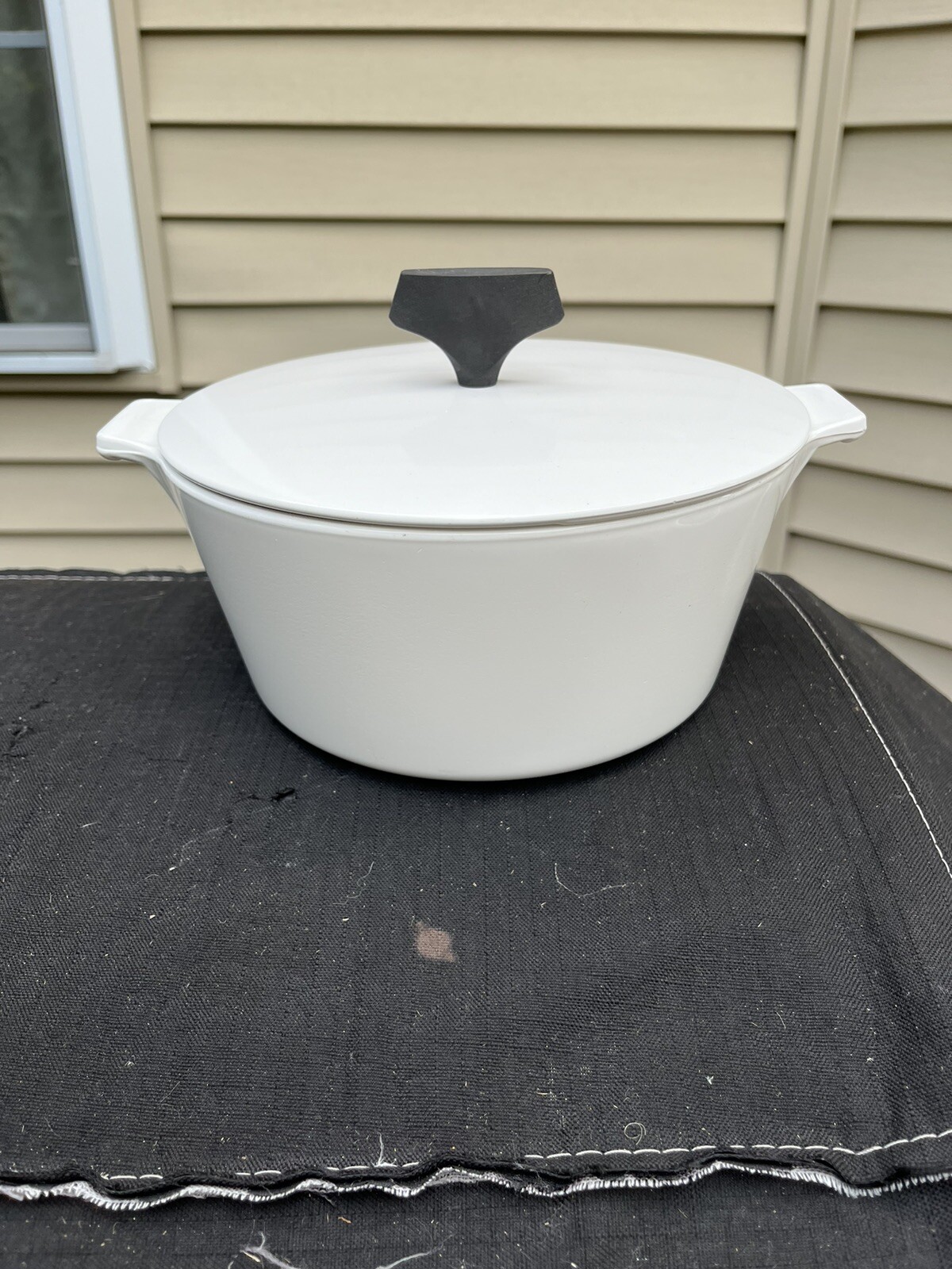 Vintage MCM Corning Ware 1 3/4 qt Covered Pot Buffet Server White Black ...