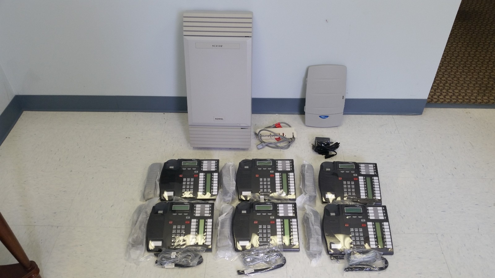 Nortel Norstar MICS Phone System (6) T7316 phones Caller ID + CallPilot ...