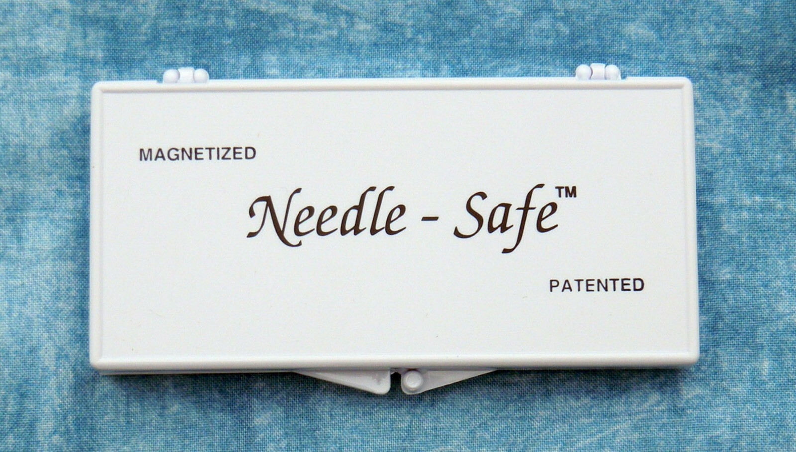 Large NEEDLE SAFE Magnetic Needle Storage Case Needlepoint ~ Needles ...