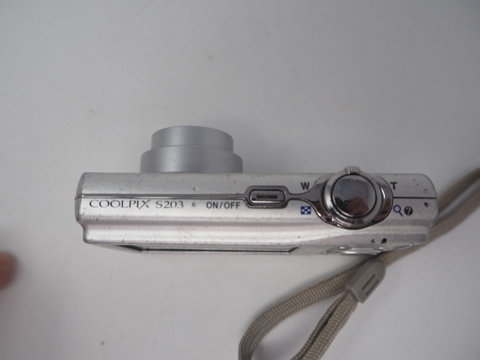 Nikon Coolpix S203 Camera For Parts/Repair | eBay