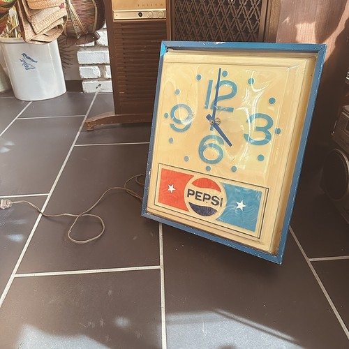 Pepsi Antique Vintage Clock 1960's 16" Unique 2 Stars On Logo *READ ...