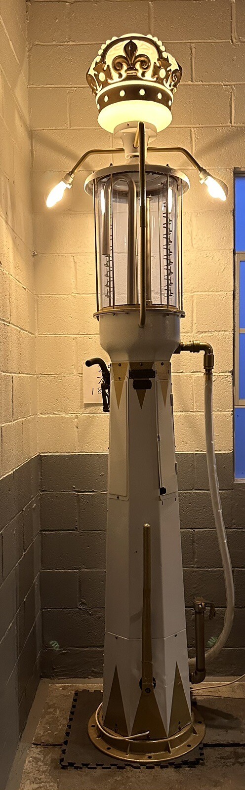 Original Fry model 71 Visible Gas Pump Standard Oil Gold Crown Milk ...