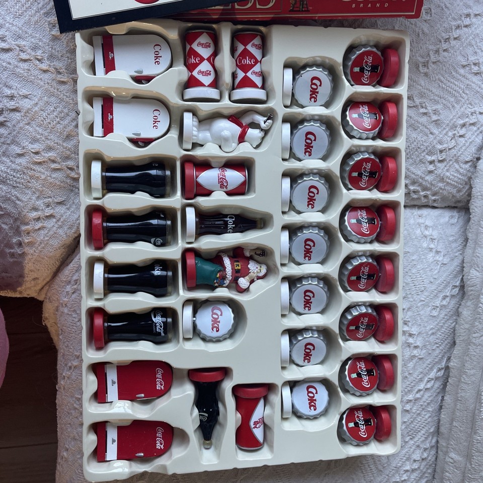 EUC Coke Cola 2002’ Collectors Edition CHESS SET Game COKE vs COKE COLA ...