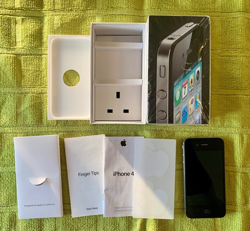 Apple iPhone 4 - 32GB - Black - A1332 - With Original Box | eBay