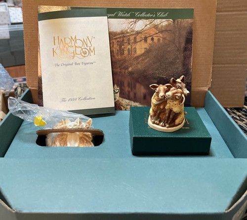 NIB 1998 HARMONY KINGDOM ROYAL WATCH CLUB KIT MUTTON CHOPS CAT PIN w ...