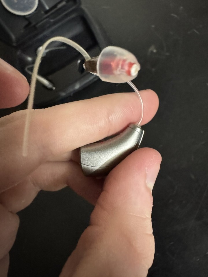 Starkey Left Muse iQr i1600 & Right Cros Hearing Aids With Case ...