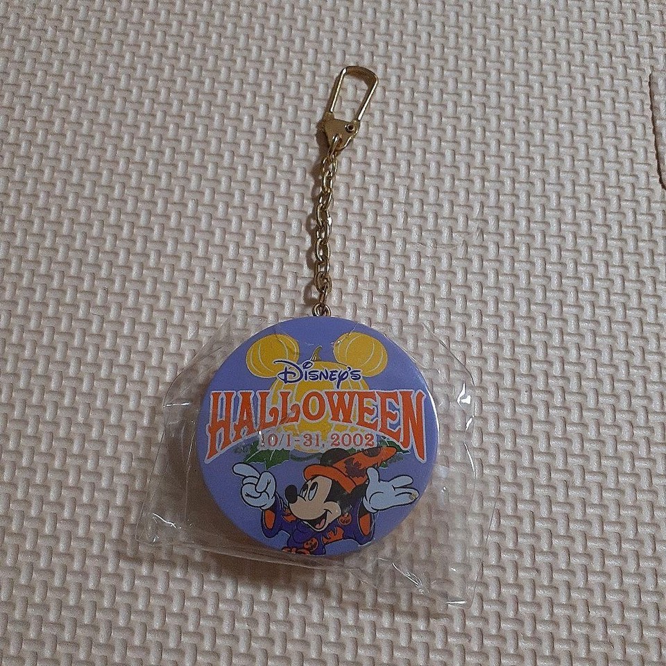 Disneyland Halloween 2002 Minnie Mouse Acrylic Keychain with Witch ...