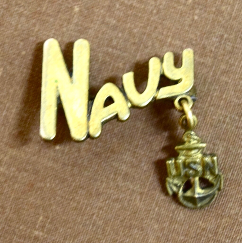 Vintage WW2 10K Gold on Silver, Script "NAVY" pin, w/USN anchor pendant ...