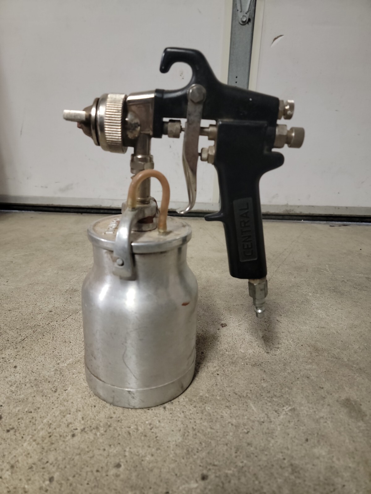 VINTAGE CENTRAL PNEUMATIC HEAVY DUTY AIR PAINT SPRAY GUN W/ CANISTER ...