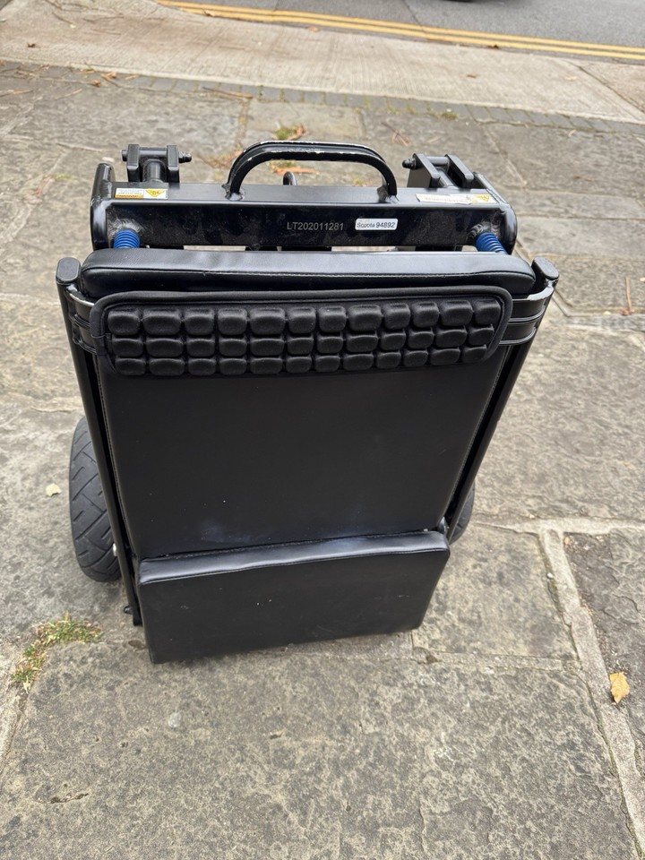 eFoldi Lite mobility scooter 1st Edition-2 batteries with fault-Romford ...