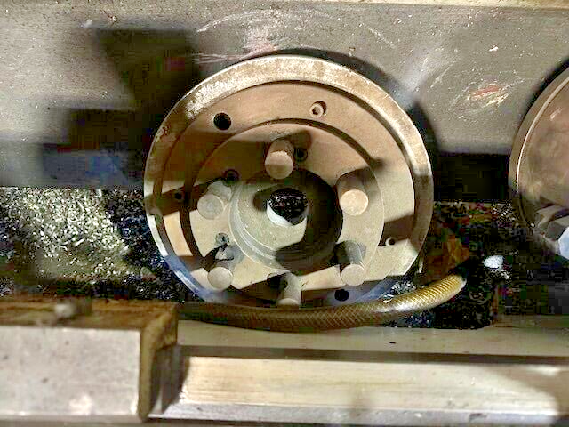 MSC VECTRAX LATHE WITH 3 & 4 JAW CHUNK , 72"L, MAX SPINDLE SPEED 2000 ...