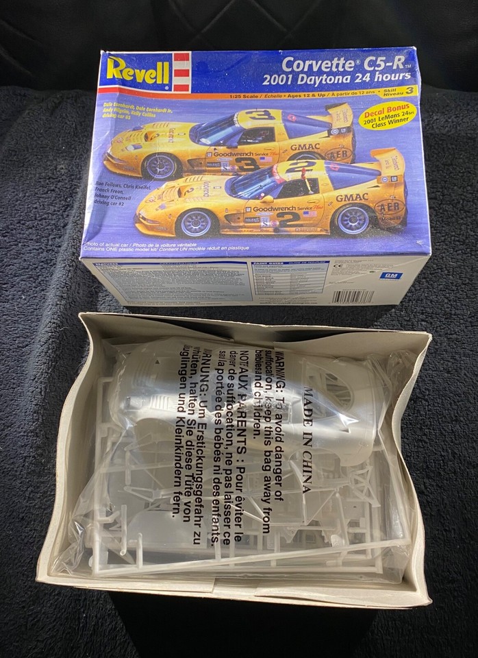 Revell Corvette C5-R 2001 Daytona 24 hours Model car Kit Great Deal ...