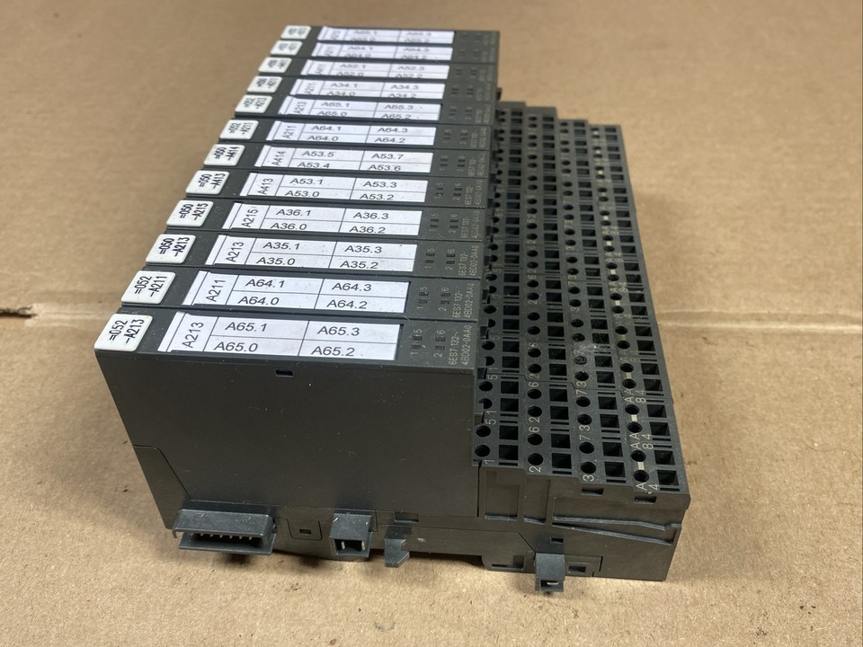LOT (12) Siemens Simatic S7 Output 6ES7 132-4BD02-0AA0 & Base 193-4CA30 ...