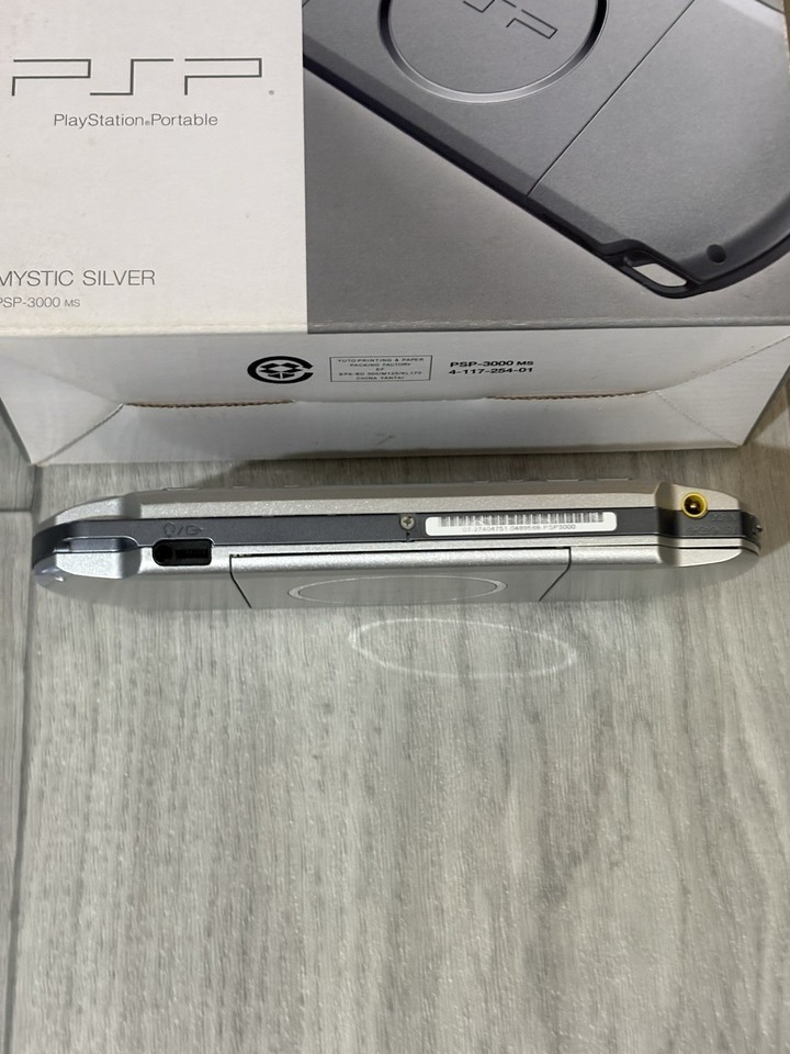 Sony PSP-3000 Console Mystic Silver Complete in box Region free - Very ...