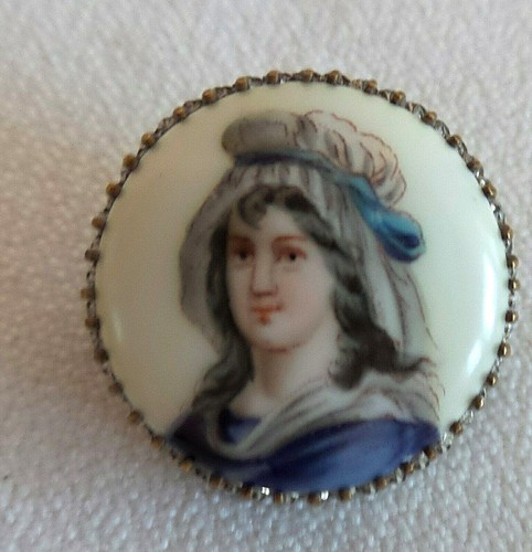 ANTIQUE VICTORIAN ROUND HANDPAINTED PORTRAIT BROOCH ON PORCELAIN | eBay