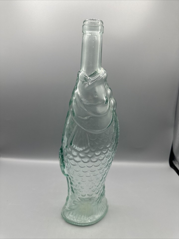 Vintage Italian Cevin Glass Fish Chianti Wine Bottle 75cl 3VEA78 Beach ...