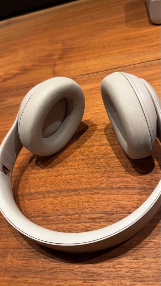 Beats Studio Pro Wireless Headphones Color: Sandstone | eBay