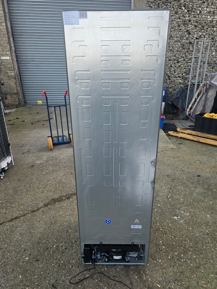 Hisense RB327N4WCE 55cm Free Standing Fridge Freezer Stainless Steel E ...