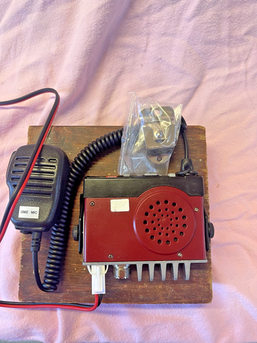 GME TX 3100 UHF CB Radio 80 Channels 5W - includes Mounting brackets ...