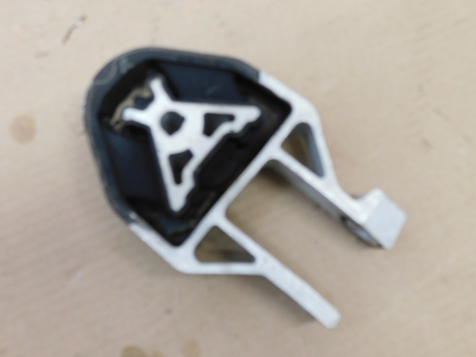 Volvo XC40 2019-2022 2,0 L barra de par motor trasero 32222105 ...