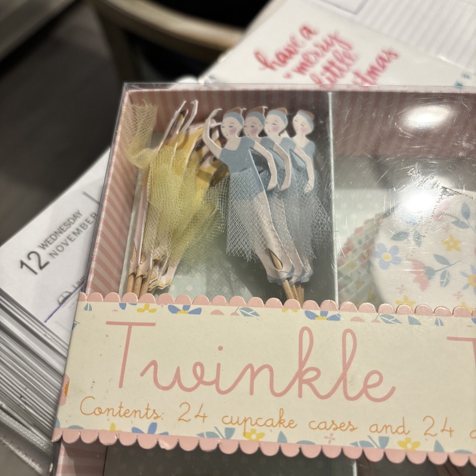 🌲Meri Go Round Twinkle Toes 24 Cupcake Cups Cases Toppers Ballet ...