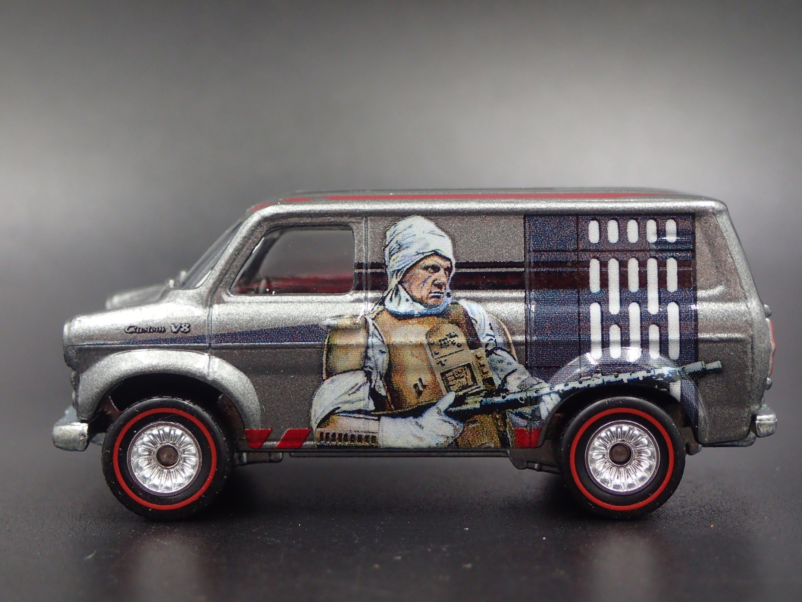 1965-1977 FORD TRANSIT SUPER VAN STAR WARS 1:64 SCALE DIORAMA DIECAST ...