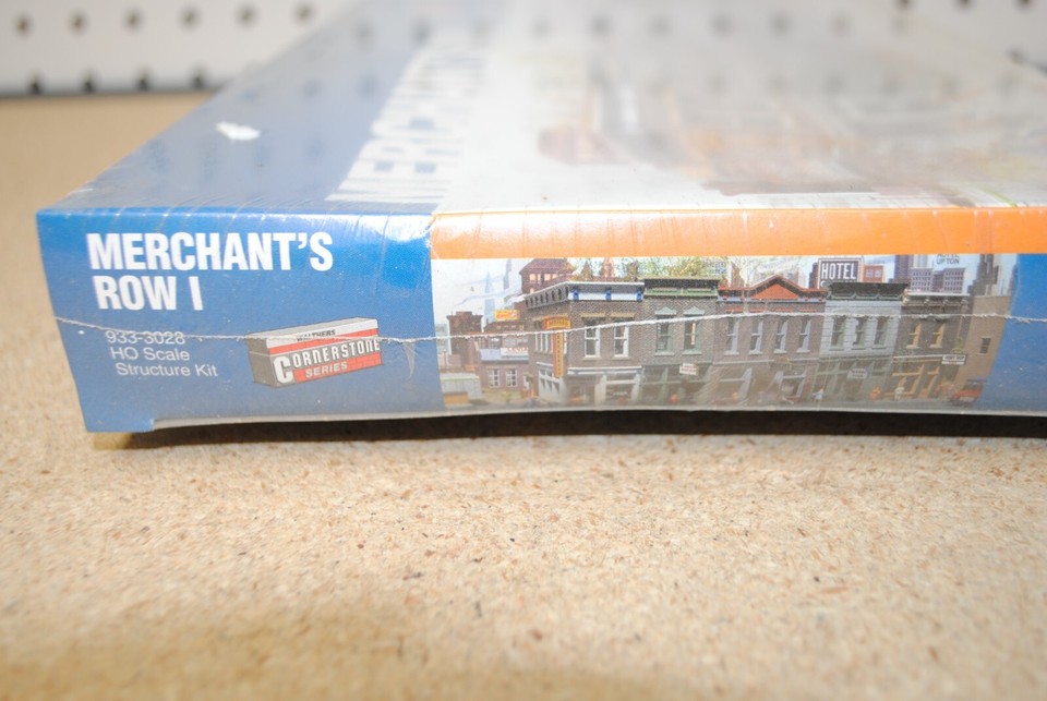 Walthers Cornerstone 933-3028 Merchant's Row I Building Kit *HO-Scale ...