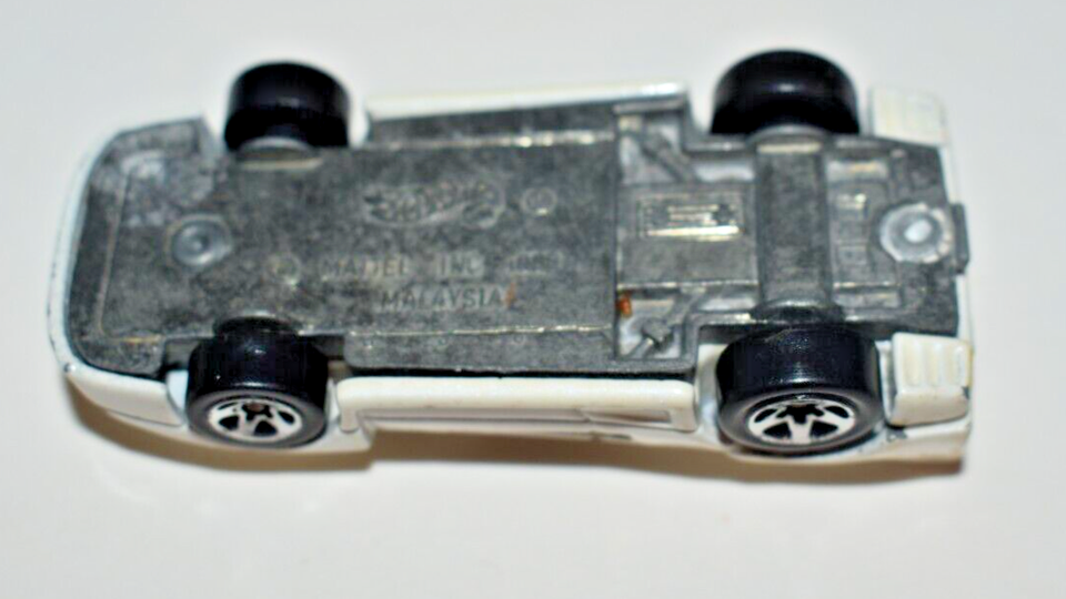 Hot Wheels 1988 White Ferrari F40 With Opening Trunk Made in Malaysia ...