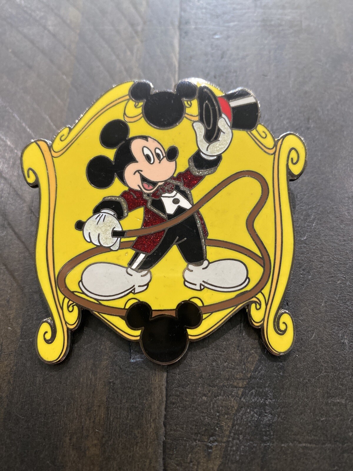 Disney Auctions 42798 Mickey's Big Top (Mickey Mouse) Ringmaster Pin LE ...