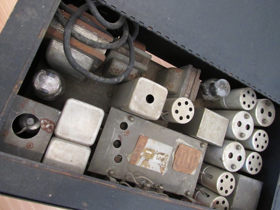 RADIO MFG ENGINEERS model RME 69 TUBE HAM COMMUNICATIONS RECEIVER ...