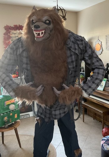 7 Feet Tall Jumps Up Dramatic Howling Werewolf Lights Sounds Halloween ...