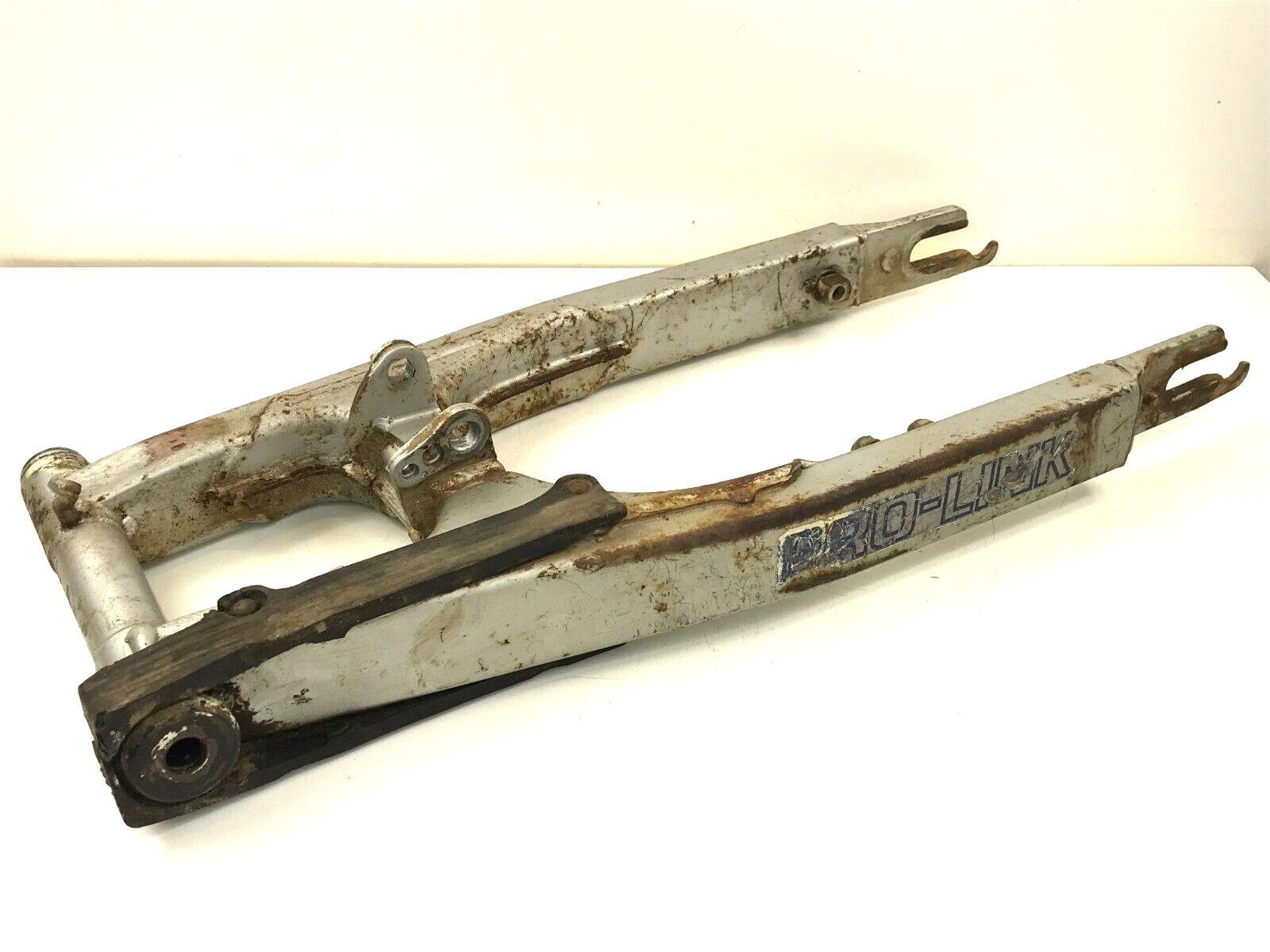 86 Honda XR200 XR 200 OEM Rear Swingarm Swing Arm Pivot Suspension 5-J ...