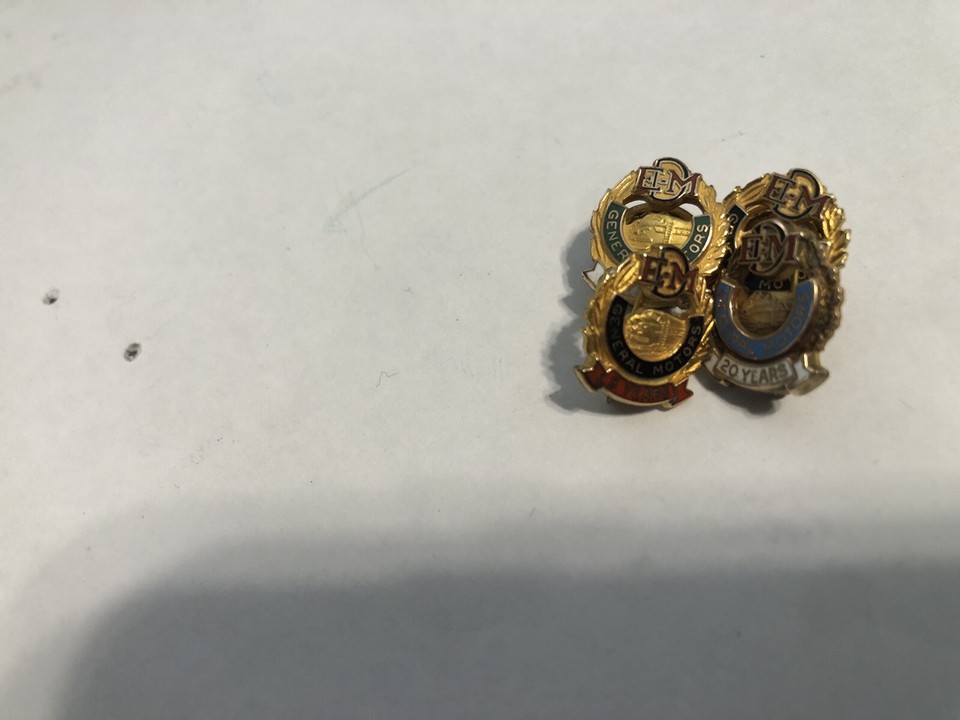 GENERAL MOTORS Train SERVICE AWARDS 5, 10, 15, 20 Year Pins EMD ...