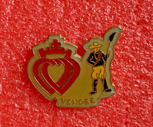 T29 Pins VENDEE Double COEUR VENDEEN CHOUAN Royaliste Catholique Lapel ...