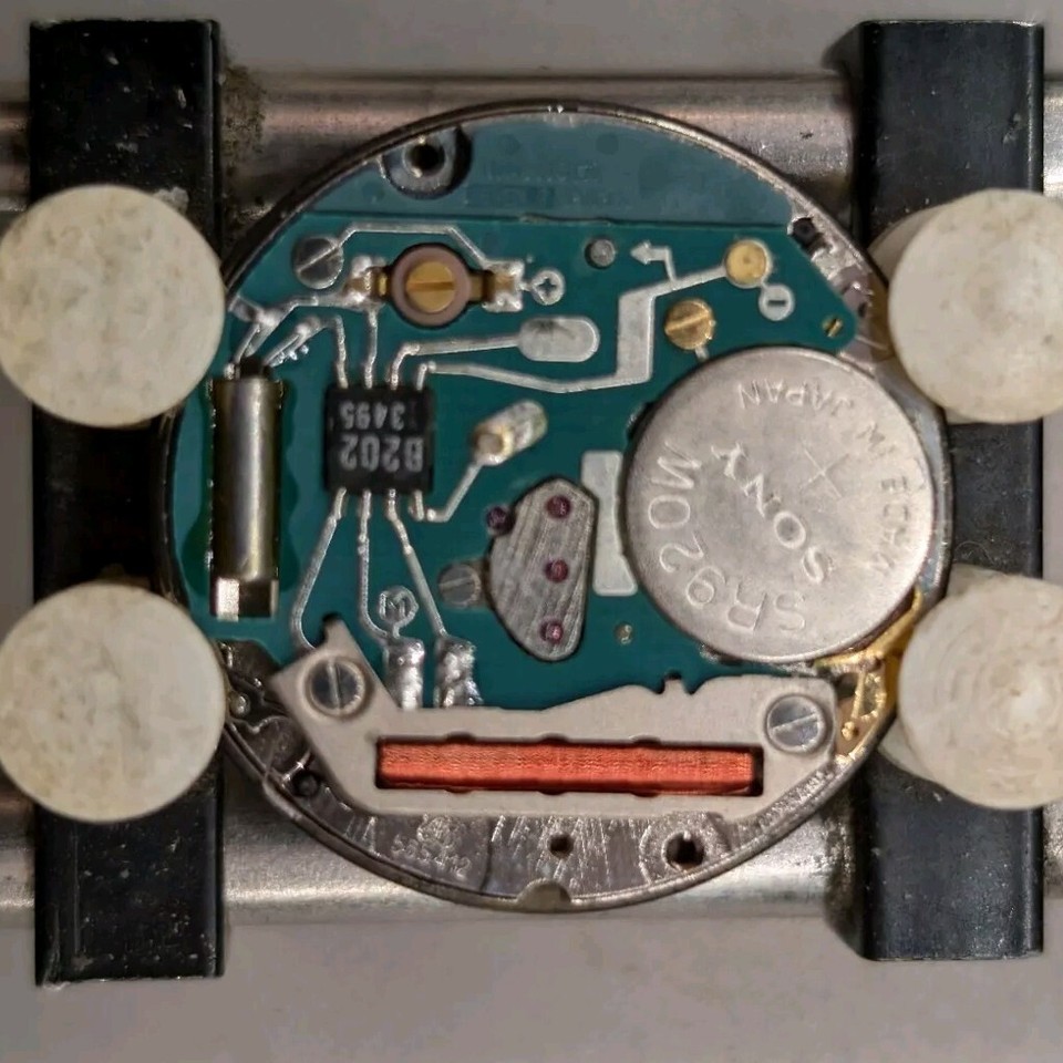 ETA 555.412 Quartz Movement (NOS) - Working w/ Hands, Dial, Date Wheel ...