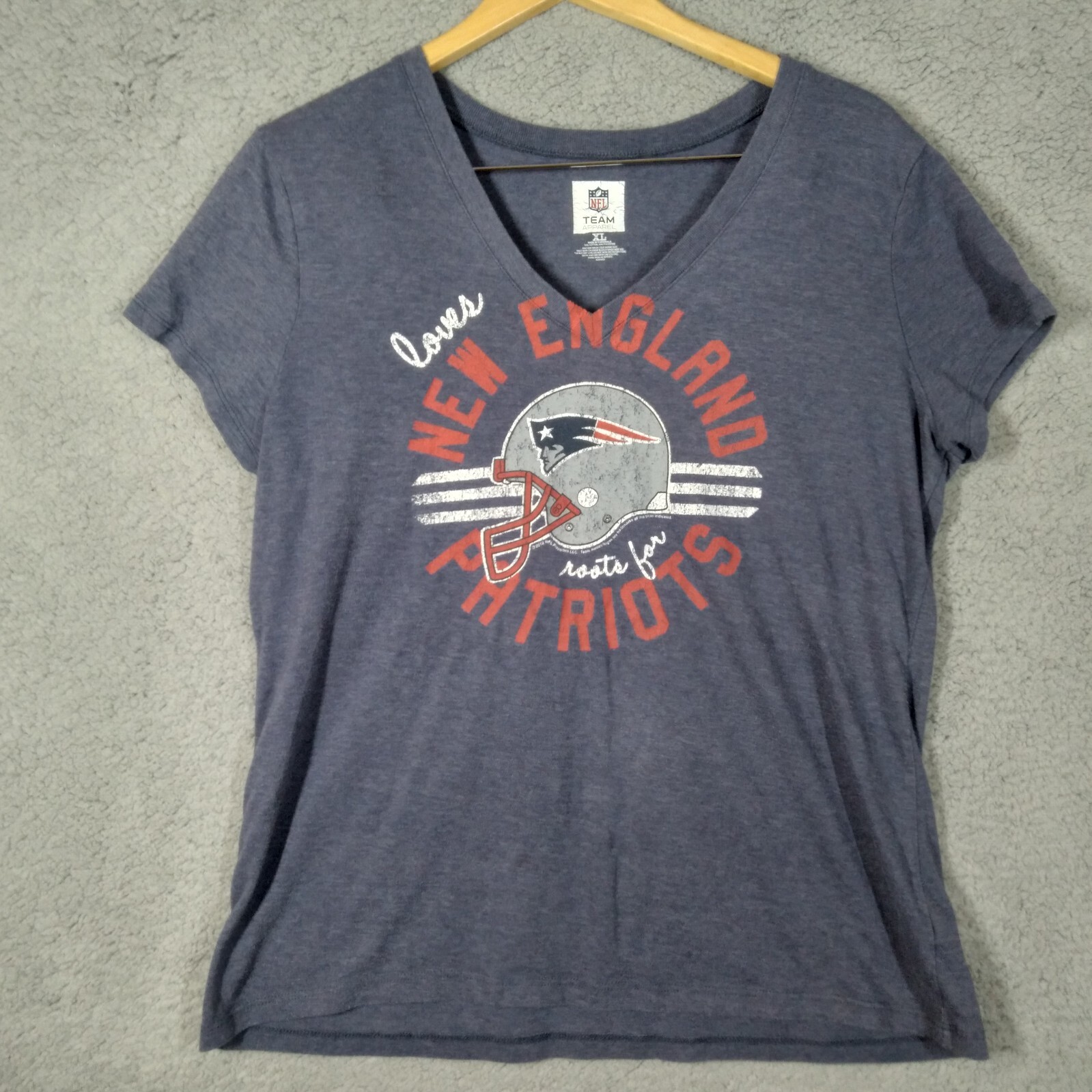 NFL TEAM APPAREL Women XL New England Patriots NFL V-Neck Shirt Loves ...