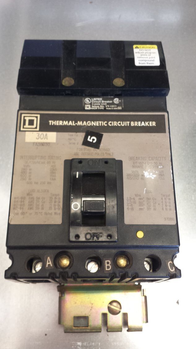 SQUARE D THERMAL MAGNETIC CIRCUIT BREAKER 30 amps FA36030 3 pole 500 ...