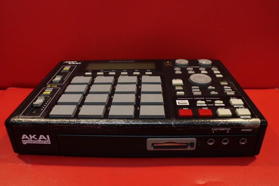 USED AKAI MPC 1000 Black Music Production Center U2352 240725 | eBay