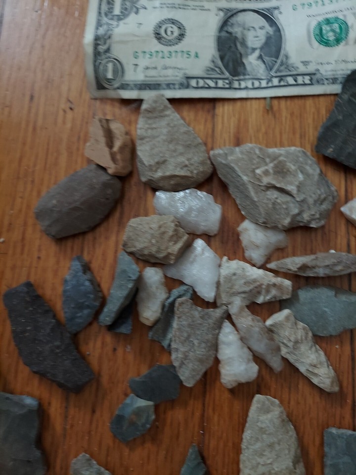 💥Authentic Arrowheads 💥Native American Indian Artifacts Lot Group Box ...