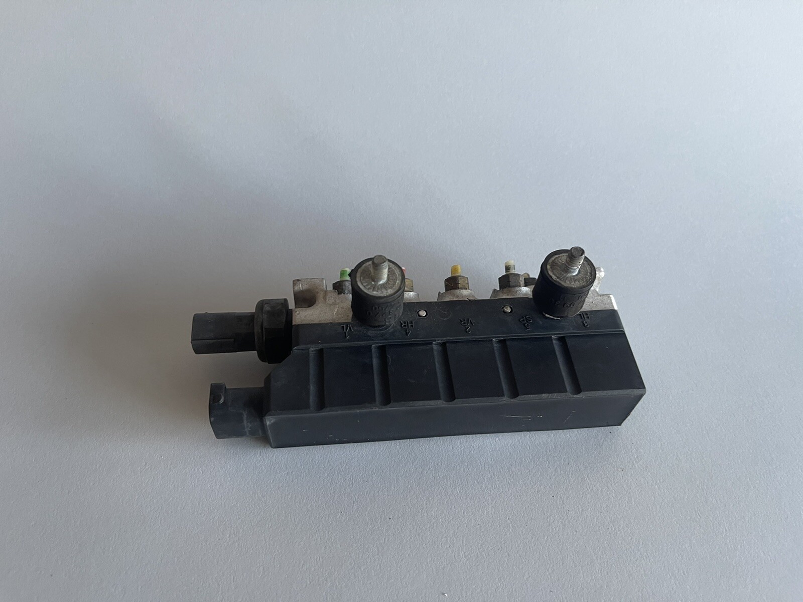 2000-06 MERCEDES W220 S500 S430 AIR SUSP COMPRESSOR VALVE BLOCK ...