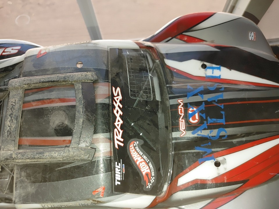 Traxxas Maxx 4s With Bashing Body And Remote Runs Fast I Will Throw In ...