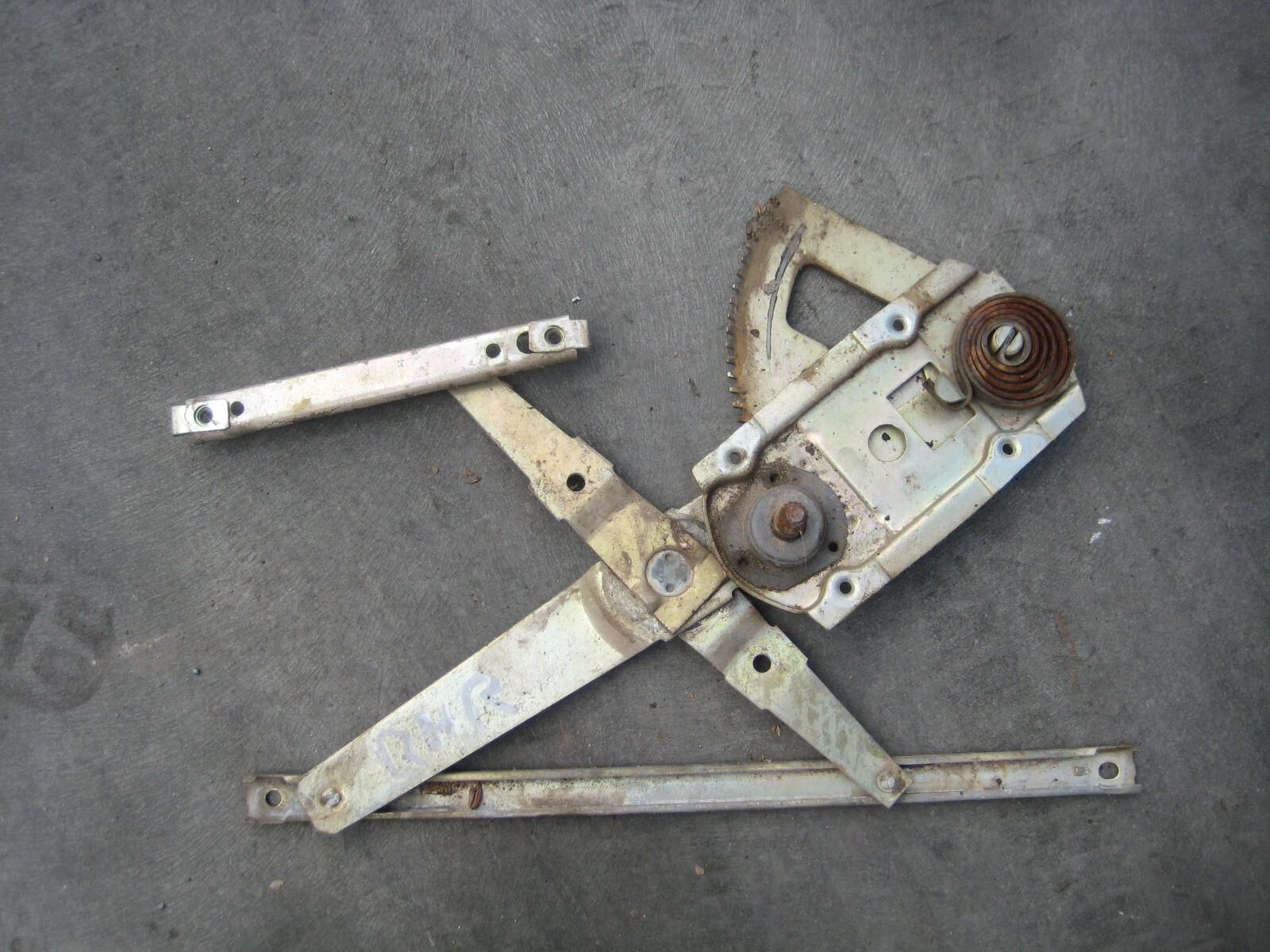 Mitsubishi Sigma RHR Window Regulator - READ DESCRIPTION | eBay