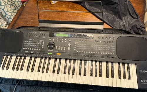Technics KN800 1-Key Digital Keyboard with Floppy Slot, Cover, And ...