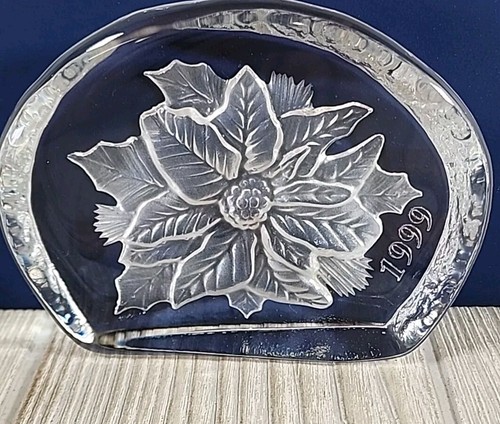 Lead Crystal Paper Weight with Holly Leaf / Reverse Embossed 1#6oz 1999 ...