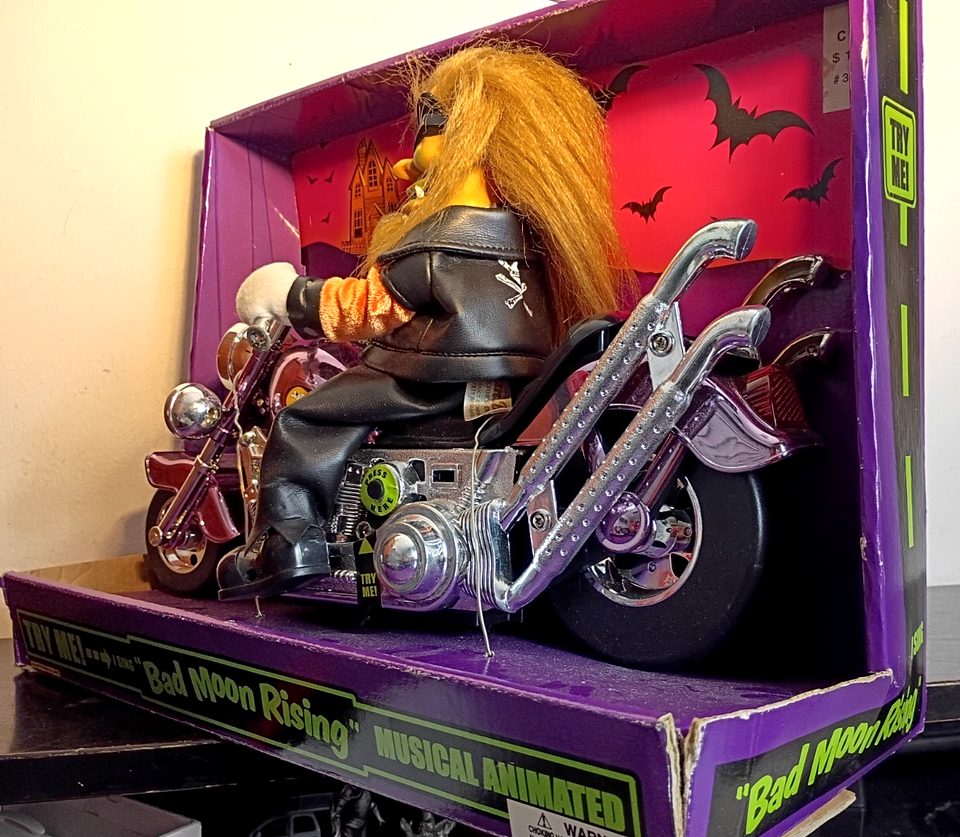 Wolfman Motorcycle Biker "Bad Moon Rising" Music Howling, Cycle Sounds ...