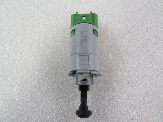 Maserati Ghibli Levante Quattroporte Brake Pedal Switch 670001724 for ...